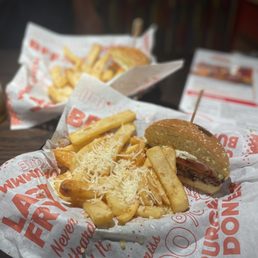 RED ROBIN GOURMET BURGERS AND BREWS - Updated January 2026 - 208 Photos ...