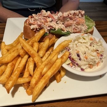 SAKONNET RIVER GRILLE - Updated October 2025 - 73 Photos & 158 Reviews ...