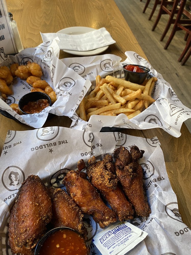 THE BULLDOG LOWERTOWN - Updated January 2026 - 185 Photos & 372 Reviews ...