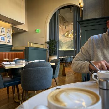 BIRDIE’S BARROOM AND KITCHEN - Updated December 2025 - 277 Photos & 145 ...