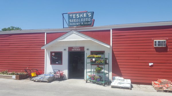 TESKE PET & GARDEN CENTER - Updated October 2025 - 19 Reviews - 2423 ...