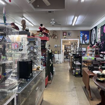 MERCED ANTIQUE MALL - Updated December 2025 - 69 Photos & 46 Reviews ...