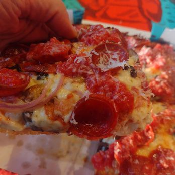 IZZY’S PIZZA BUS - Updated June 2024 - 169 Photos & 84 Reviews - 522 S ...