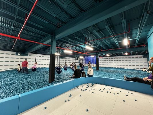 SPACE CLUB - Updated December 2025 - 23 Photos - 143 Waverly Ave ...