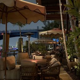 CASA NEOS - Updated July 2025 - 554 Photos & 269 Reviews - 40 SW N ...