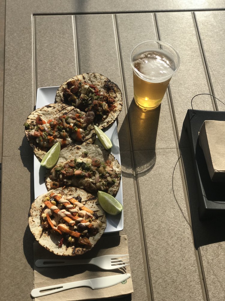 CLEATS BAR & GRILLE - 59 Photos & 14 Reviews - Sports Bars - 5801 N ...