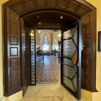 OAK LONG BAR + KITCHEN - Updated September 2024 - 497 Photos & 449 ...