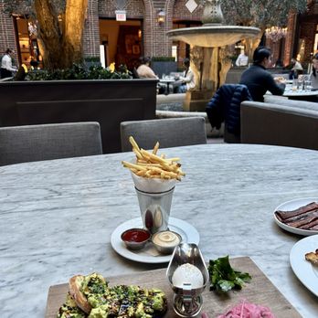 RH CHICAGO | THE GALLERY AT THE THREE ARTS CLUB - Updated January 2026 ...