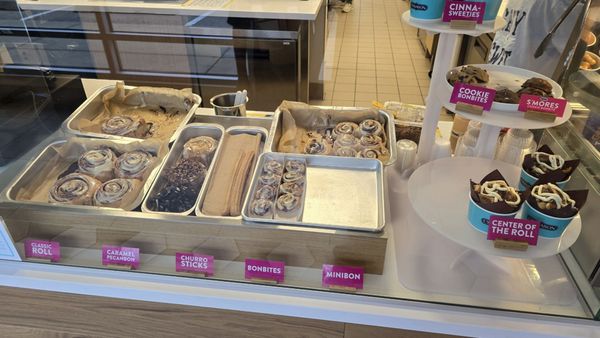 AUNTIE ANNE’S & CINNABON - Updated October 2025 - N92 W16129 Falls Pkwy ...