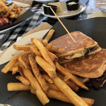 FOOD & FIRE BBQ-TAPHOUSE - Updated November 2025 - 189 Photos & 182 ...