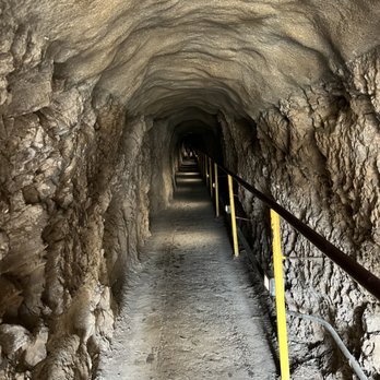 DIAMOND HEAD STATE MONUMENT - Park - Diamond Head Rd, Honolulu, Hawaii ...