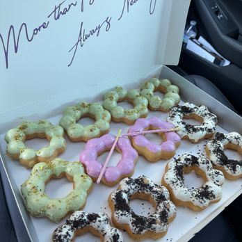 MOCHINUT - Updated December 2025 - 66 Photos & 22 Reviews - 102 20th St ...