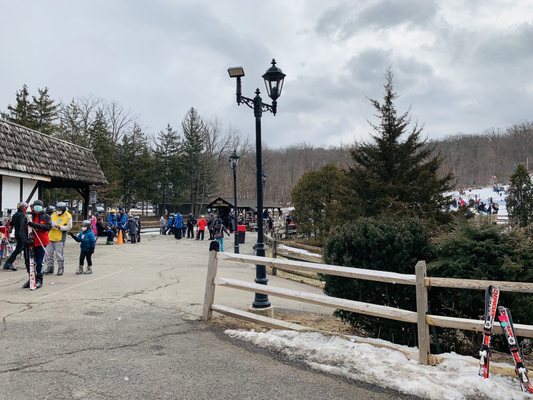 SPRING MOUNTAIN SKI AREA - 66 Photos & 84 Reviews - Ski Resorts - 757 ...