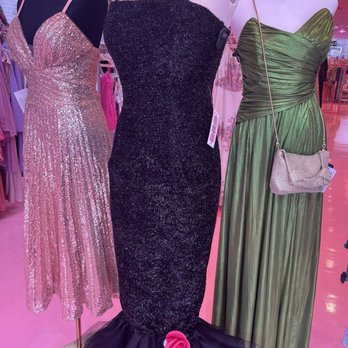 ROLLING RACK BOUTIQUE - Updated December 2025 - 30 Photos & 28 Reviews ...