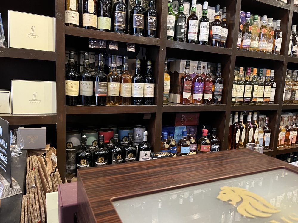 ROBERT GRAHAM 1874 - Updated October 2024 - 20 Photos & 11 Reviews ...