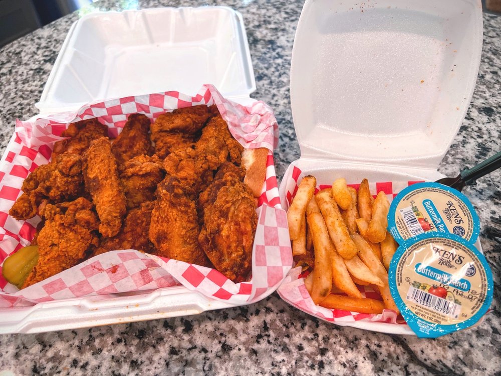 HELEN’S HOT CHICKEN & SEAFOOD - 26 Photos & 31 Reviews - 706 Mt Gallant ...
