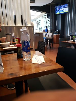 SORA - 377 Photos & 461 Reviews - 1 Detroit Metro Airport Holly ...