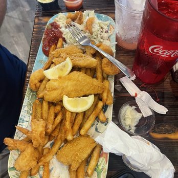 ANGRY TUNA SEAFOOD COMPANY - Updated February 2025 - 185 Photos & 227 ...