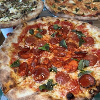 LUCA’S PIZZA & ITALIAN KITCHEN - Updated December 2025 - 51 Photos & 20 ...