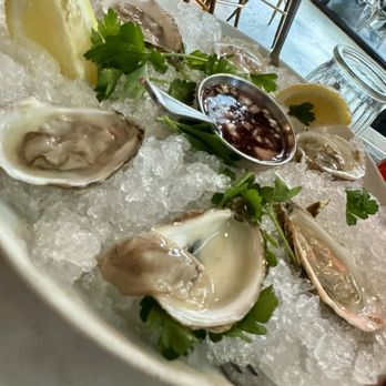 MICHAEL’S GENUINE FOOD & DRINK - Updated September 2024 - 2829 Photos ...