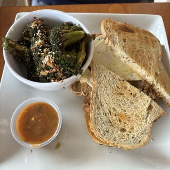 BALBOA LILY’S - Updated December 2024 - 486 Photos & 460 Reviews - 711 ...