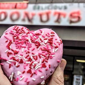 DONUT PALACE IN HERMITAGE - Updated September 2024 - 22 Photos - 3466 ...
