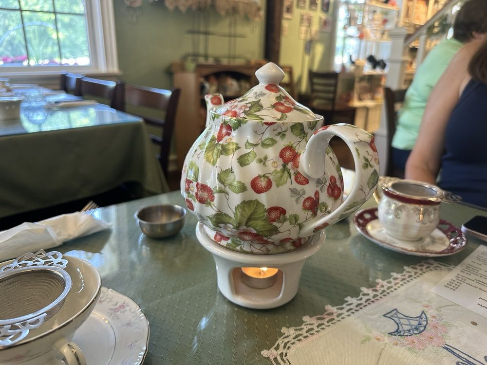 DRAGONFLY TEA ROOM AND GIFT SHOP - Updated October 2025 - 145 Photos ...