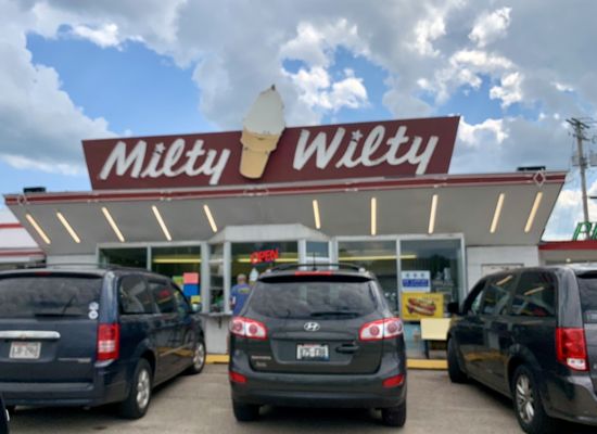 MILTY-WILTY DRIVE-IN RESTAURANT - Updated June 2025 - 30 Photos & 30 ...