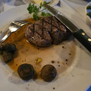 HOBNOB - Updated July 2025 - 375 Photos & 356 Reviews - 277 Sheridan Rd ...