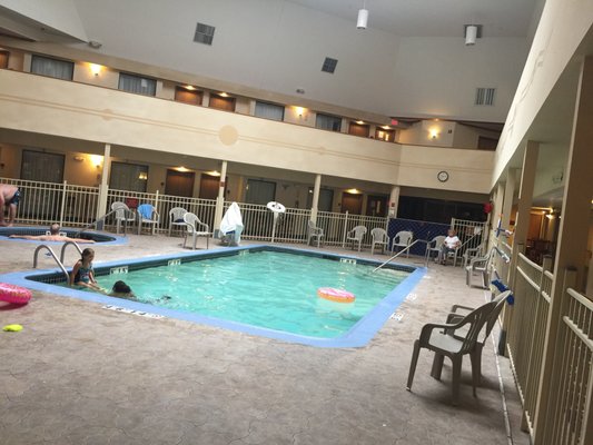 HOLIDAY INN EXPRESS & SUITES BRIGHTON SOUTH - US 23 - Updated December ...