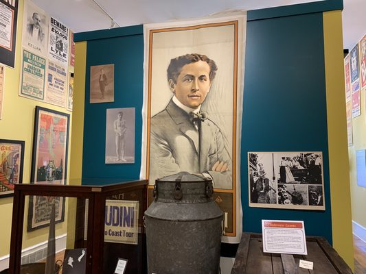 AMERICAN MUSEUM OF MAGIC - Updated September 2024 - 15 Photos - 107 E ...