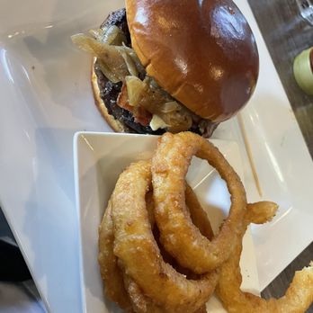 BLU BURGER GRILLE - Updated January 2026 - 202 Photos & 415 Reviews ...