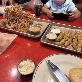 LUCILLE’S SMOKEHOUSE BAR-B-QUE - Updated July 2025 - 2526 Photos & 2510 ...