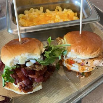 HANGRY CITY GRILLE AND SPIRITS - Updated January 2025 - 241 Photos ...