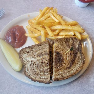 SMALL WORLD INN BAR & GRILL - Updated December 2024 - 64 Photos & 26 ...