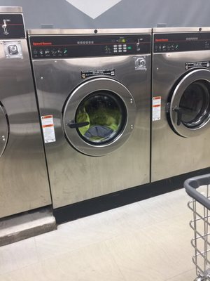 LAUNDRY PALACE - Updated January 2026 - 33 Photos & 75 Reviews - 140 S ...