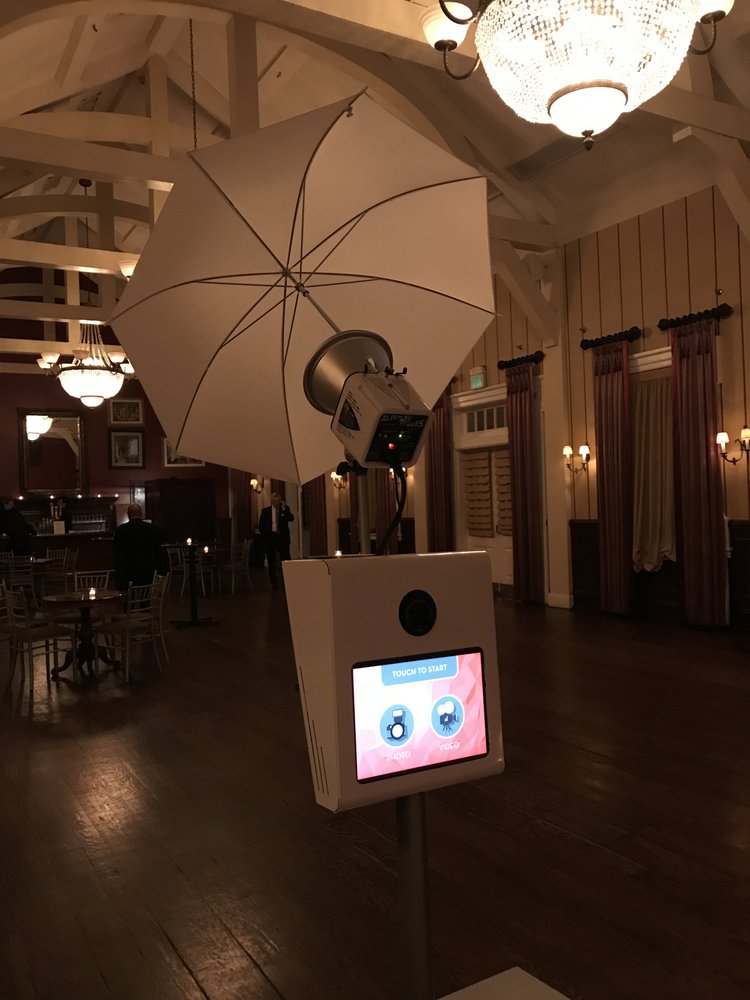 PEAK PHOTOBOOTHS - Updated September 2025 - Ronkonkoma, New York ...