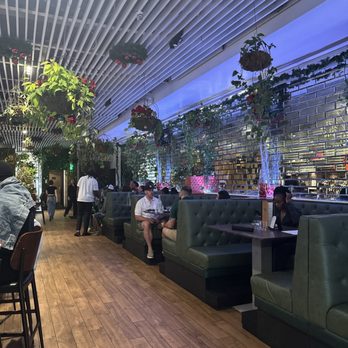 THRIVE - Updated May 2025 - 652 Photos & 273 Reviews - 13 S Orange Ave ...