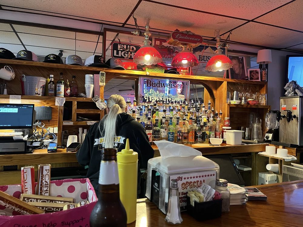 DEEP CUT TAVERN - Updated January 2026 - 12 Reviews - 13982 E Pike Rd ...