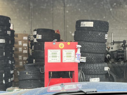DISCOUNT TIRE - Updated January 2026 - 17 Photos & 75 Reviews - 1655 ...