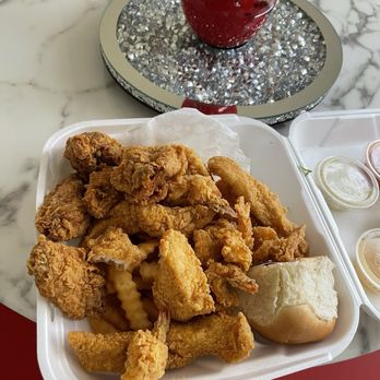 FISH TOWN OUTLET - Updated February 2025 - 54 Photos & 72 Reviews ...