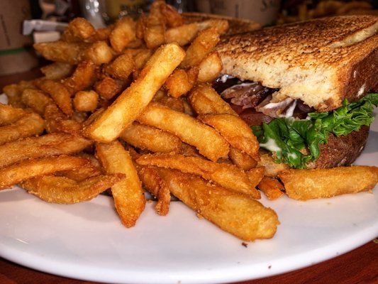 SNOQUALMIE CAFE & DELI - Cafes - 37500 SE North Bend Way, Snoqualmie ...