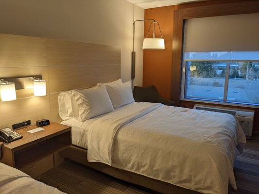 HOLIDAY INN EXPRESS EUGENE - SPRINGFIELD - Updated December 2025 - 82 ...