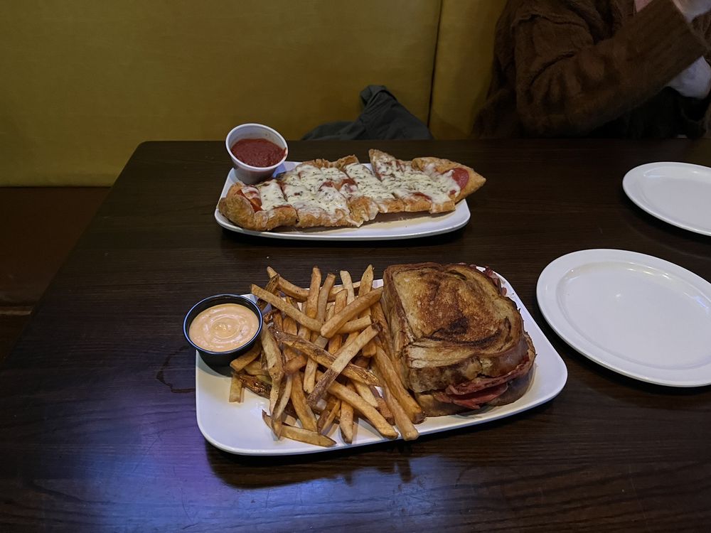 KEYSTONE PUB & PATIO | LEWIS CENTER - Updated February 2025 - 36 Photos ...