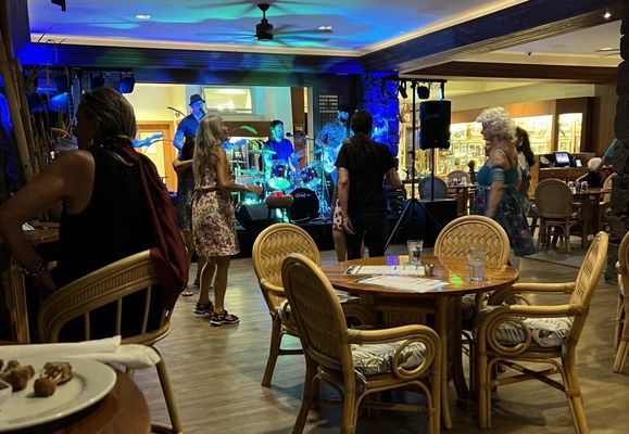 ELKS HONOLULU LODGE BPOE 616 - 907 Photos & 178 Reviews - Yelp