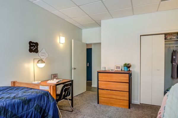 CALDER COMMONS APARTMENTS - Updated January 2026 - 19 Photos - 520 E ...