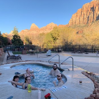 HOLIDAY INN EXPRESS SPRINGDALE - ZION NATL PK AREA - Updated August ...