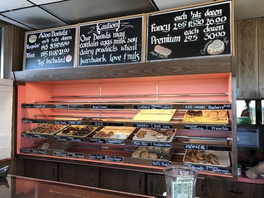 AVON DONUTS INC - 215 Photos & 249 Reviews - 45324 Woodward Ave ...