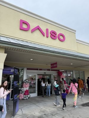 DAISO - Updated December 2025 - 84 Photos & 30 Reviews - 15702 N Dale Mabry Hwy, Tampa, Florida ...