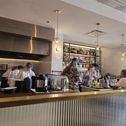 THE ESSENTIAL - Updated December 2025 - 685 Photos & 469 Reviews - 2215 ...